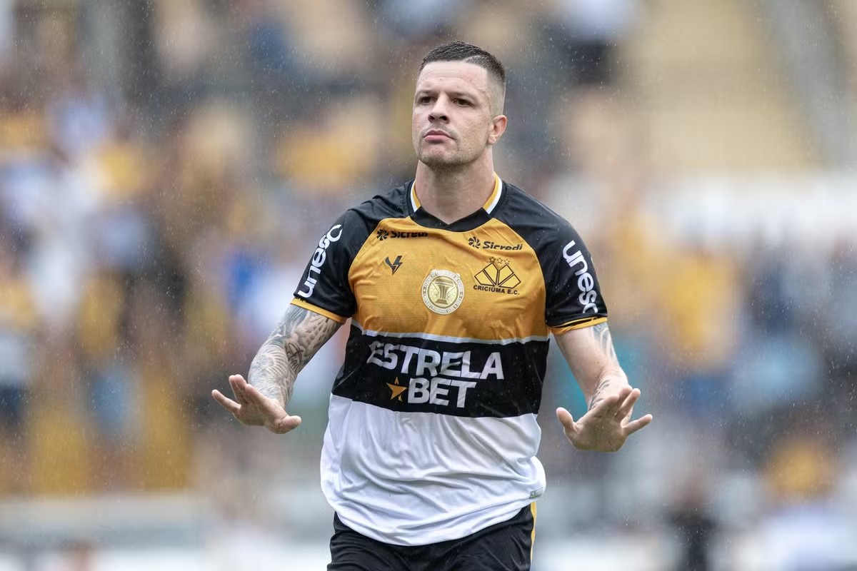 Renato Kayzer, do Criciúma, marca o primeiro gol do Brasileirão 2024 ...